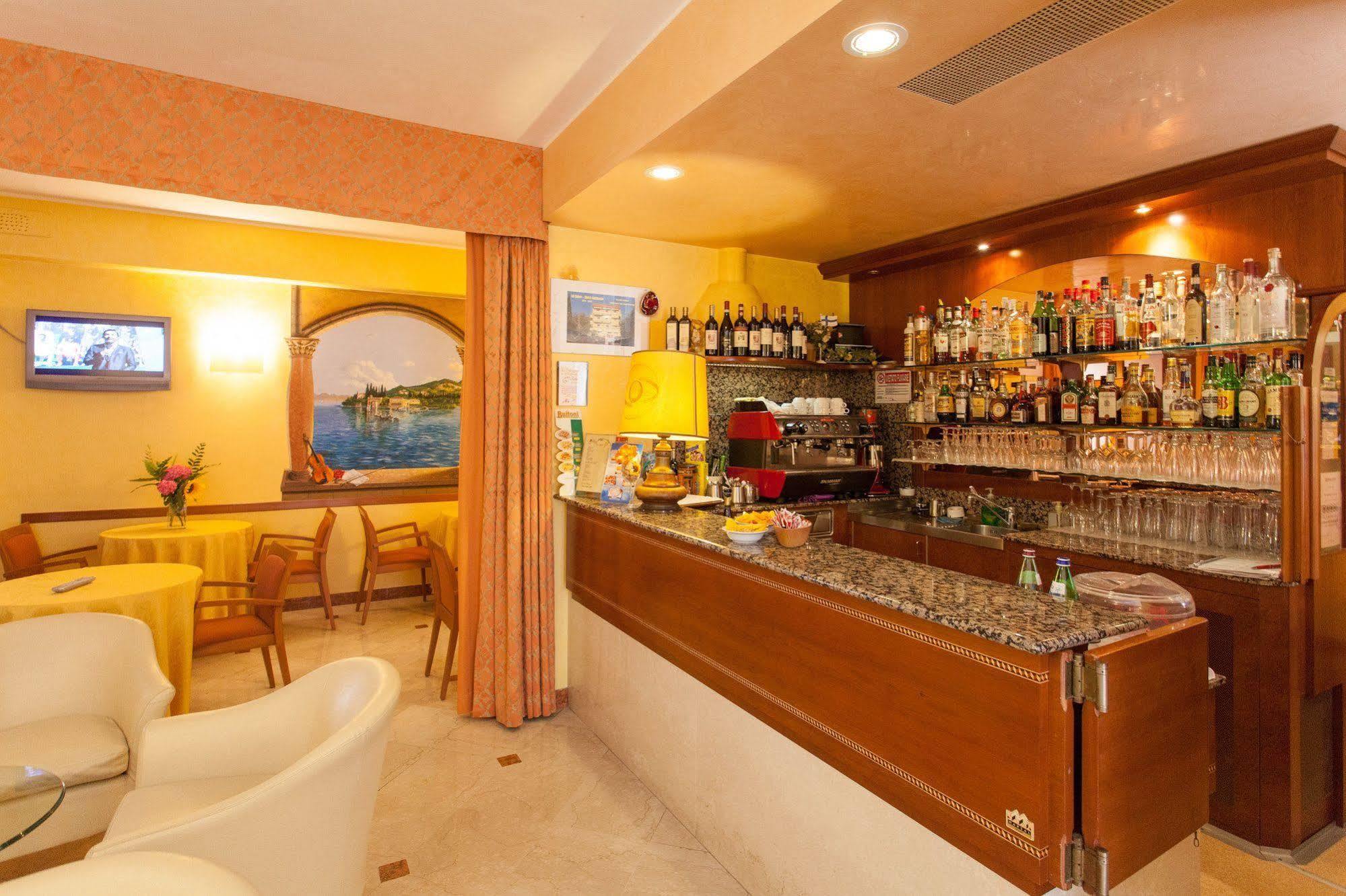 Hotel Gardenia & Villa Charme Adults Friendly 4Star Service Bardolino ...